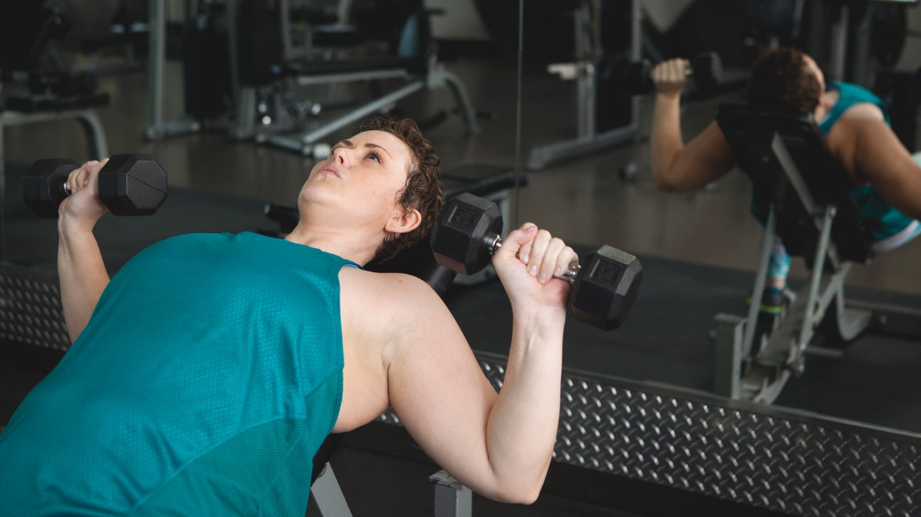 12 Bench Press Alternatives: Body Weight, Dumbbells, and More