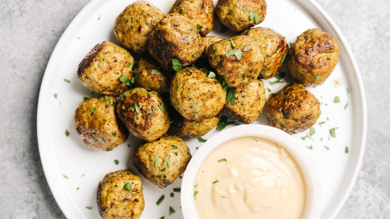 9 Scrumptious Mayonnaise Substitutes (Including Vegan Options)