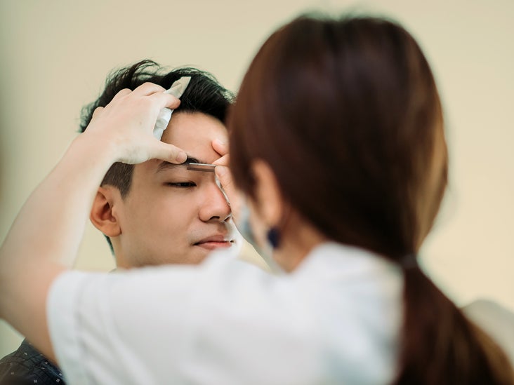 Everything You Ever Wanted to Know About Shaving Your Eyebrows