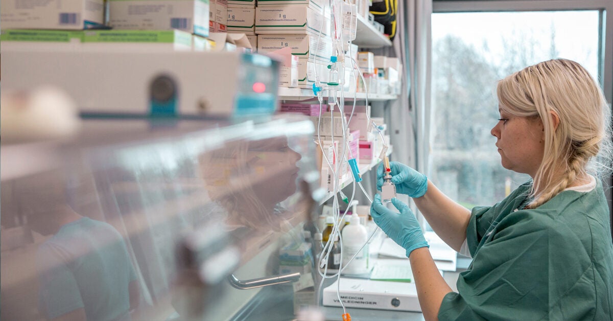 What to Know About Vinorelbine and Navelbine: Uses & Availability