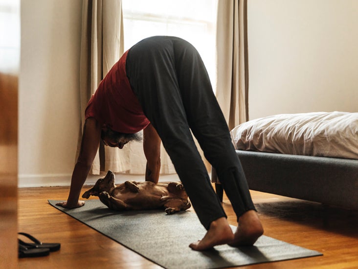 8 Bodyweight Arm Exercises You Can Do Without Weights