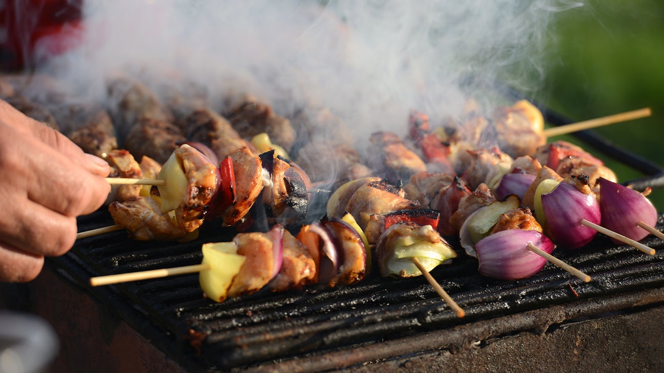 15 Healthy Tailgate Meals and Snacks (Plus Recipes)