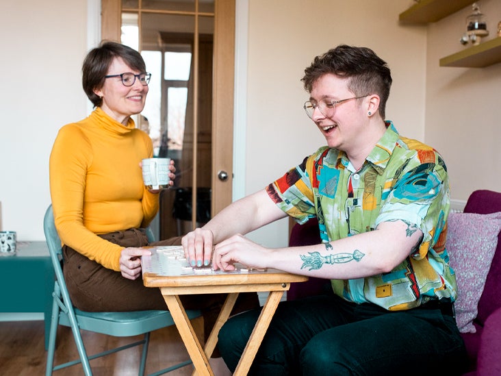 Living with Bipolar 2: Symptoms, Causes, Diagnosis, and Treatment