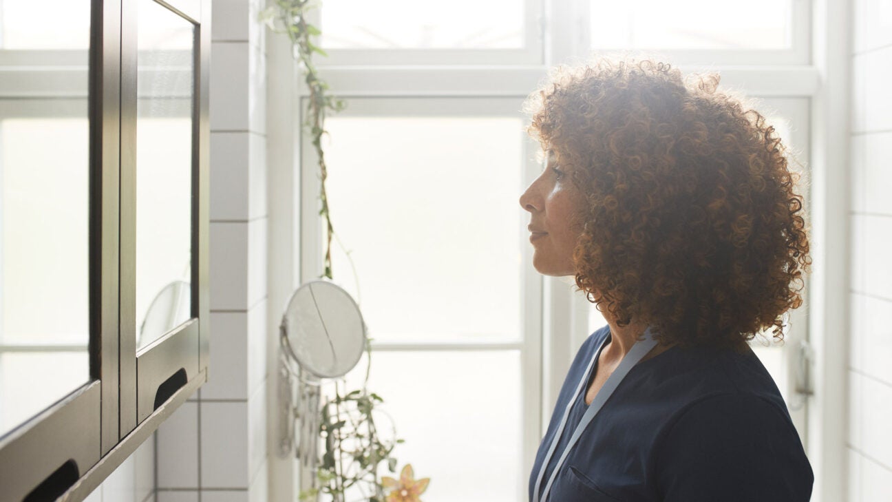 Mucinous Ovarian Cancer: Overview, Symptoms, Outlook