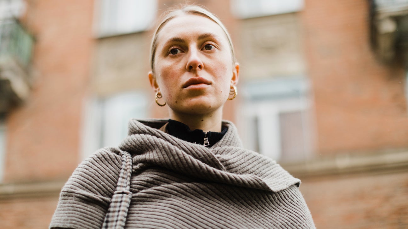 Rosacea and Menopause: 8 Things to Know