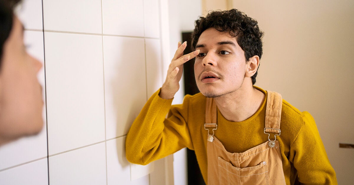 Crusty Eyelashes: Possible Causes and Treatments - Healthline