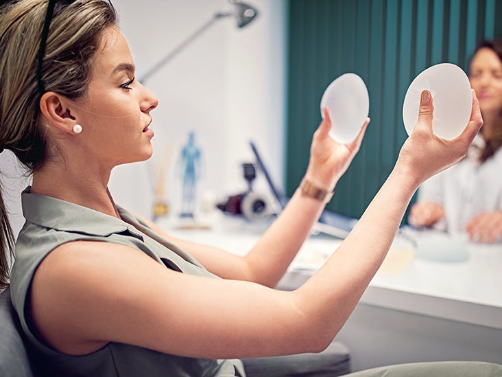 5 Problems with Breast Implants Under the Muscle