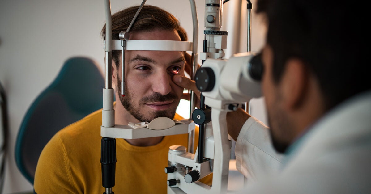 Early Cataracts: Symptom, Diagnosis, and Treatment