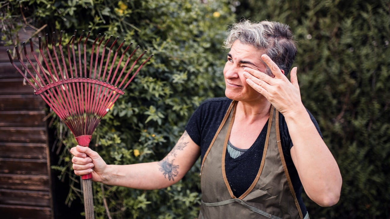 Itchy Eyes? How to Tell if it's the Arcturus COVID Strain or Allergies