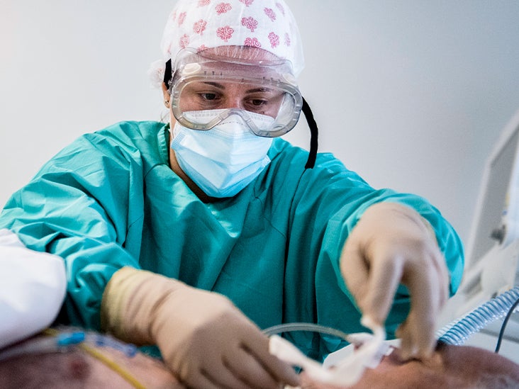 When Is a Tracheostomy Used for COVID-19?