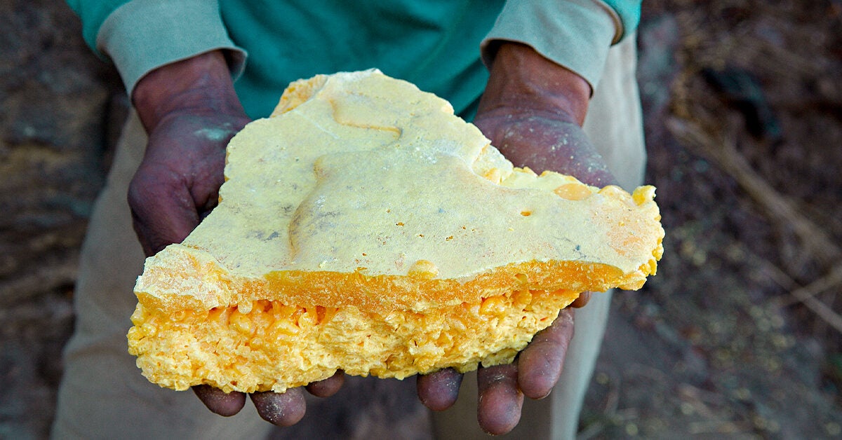 Sulfur for Eczema: Potential Benefits, Risks, Effectiveness