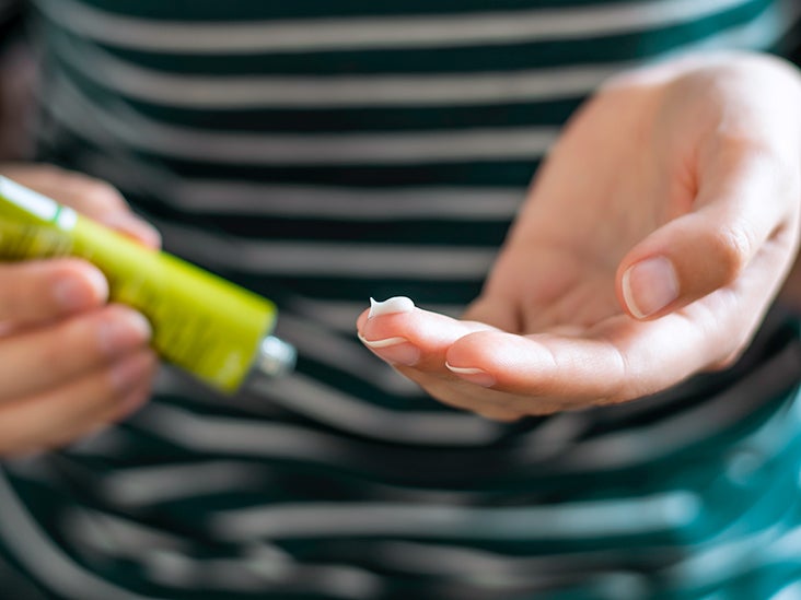 How to Get Rid of Ringworm: 7 Treatments