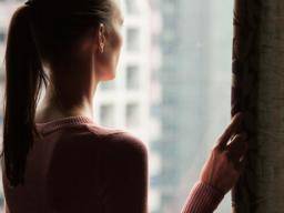 Feeling numb: Causes and how to manage emotional numbness