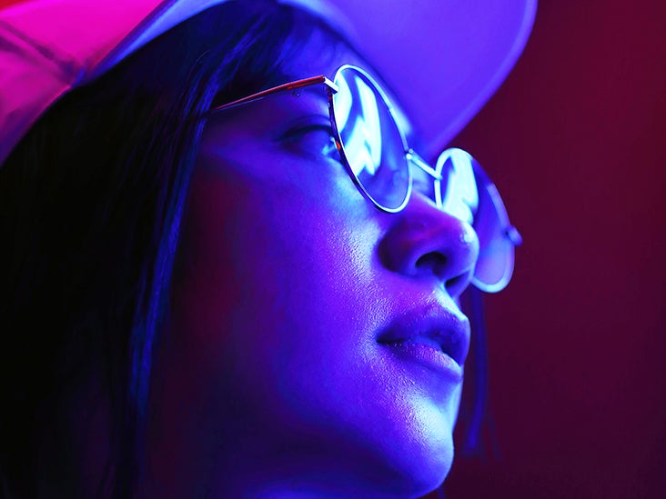 What does acid feel like? Effects, stages, and more